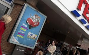 Tesco’s screens know where people go and what to display - Retail ...