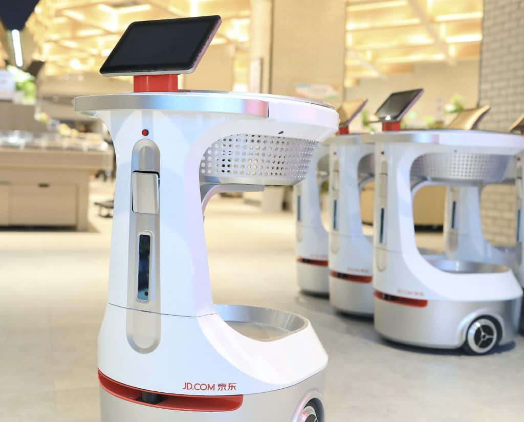 Smart shopping carts follow you around at 7Fresh - Retail Innovation